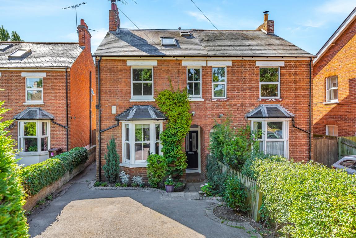 Free property report 100 Evendons Lane, Wokingham, RG41 4AG - Chimnie