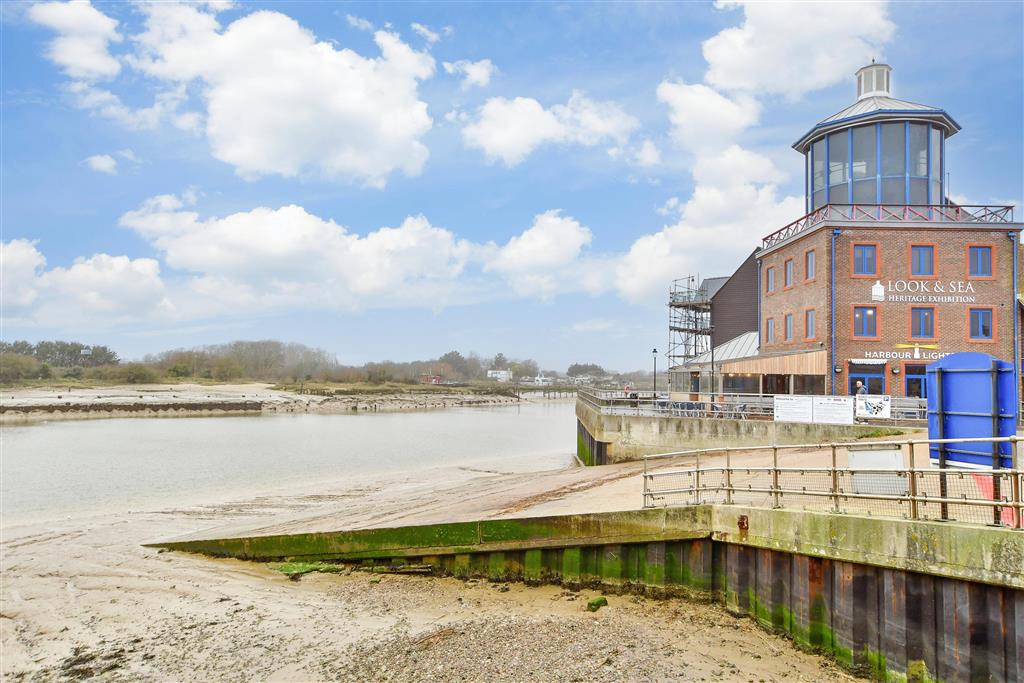 Photos of Pier Road, Littlehampton, West Sussex BN17 - 66649244 ...