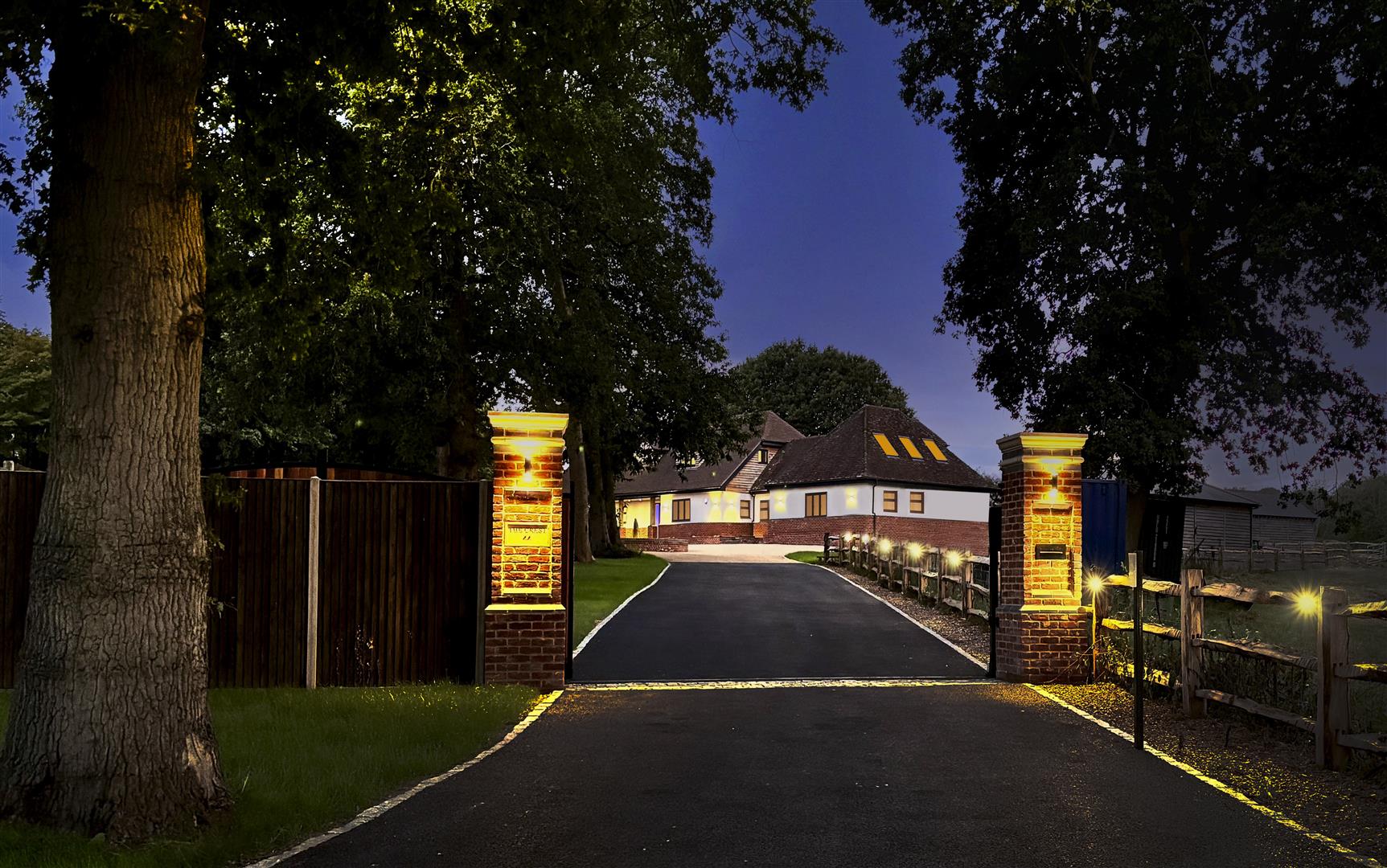 7 bedroom detached house for sale - Million Plus.com The Luxury Marketplace