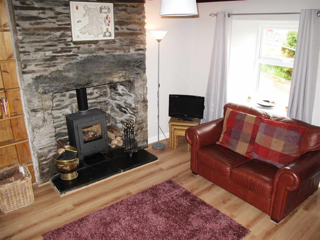 Free property report 4 Bryn Street, Talsarnau, LL47 6UD - Chimnie
