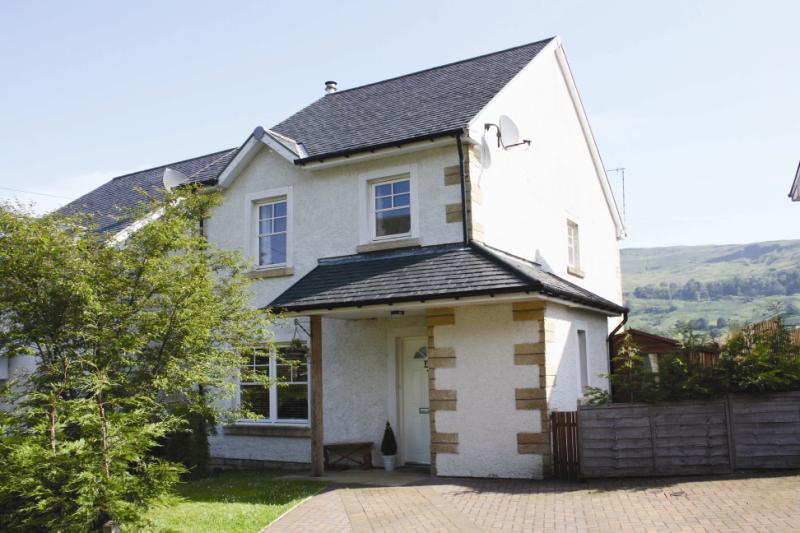 Free property report 3, Dunmore Gardens, Fintry, Glasgow, G63 0XN - Chimnie