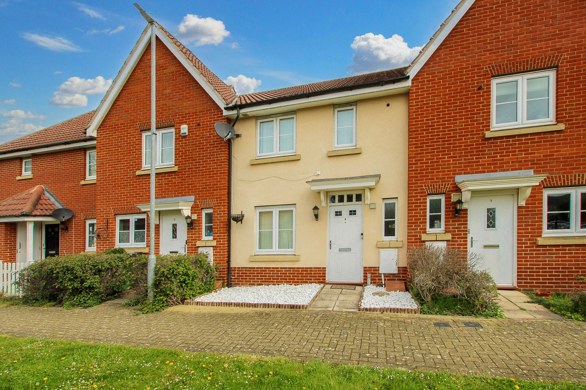 Free property report 8, Abbey Path, Laindon, Basildon, SS15 5NN - Chimnie