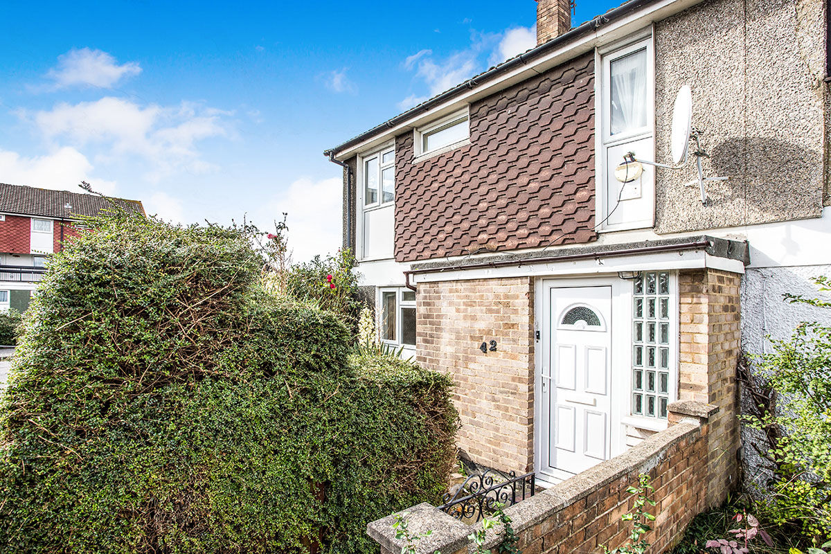Free property report 42, Dale View, Erith, DA8 2DL - Chimnie