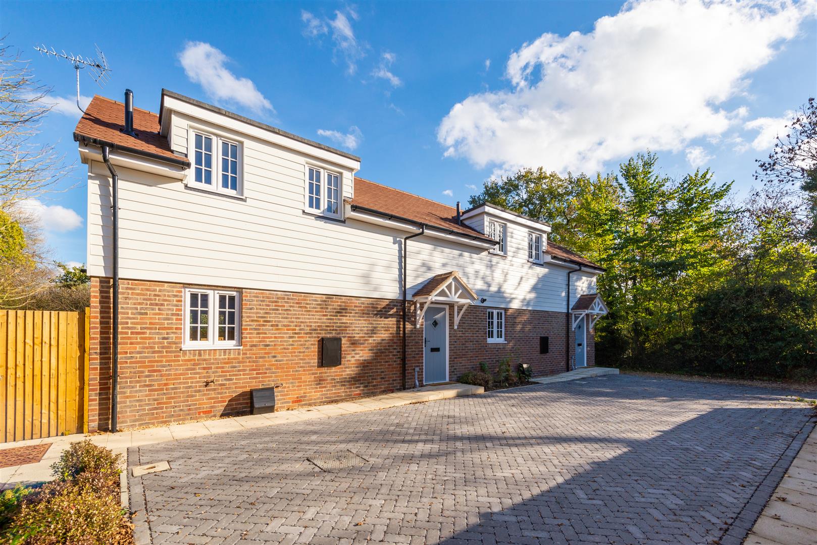 Free property report 4, The Old Forge, Rusper, Horsham, RH12 4FR - Chimnie
