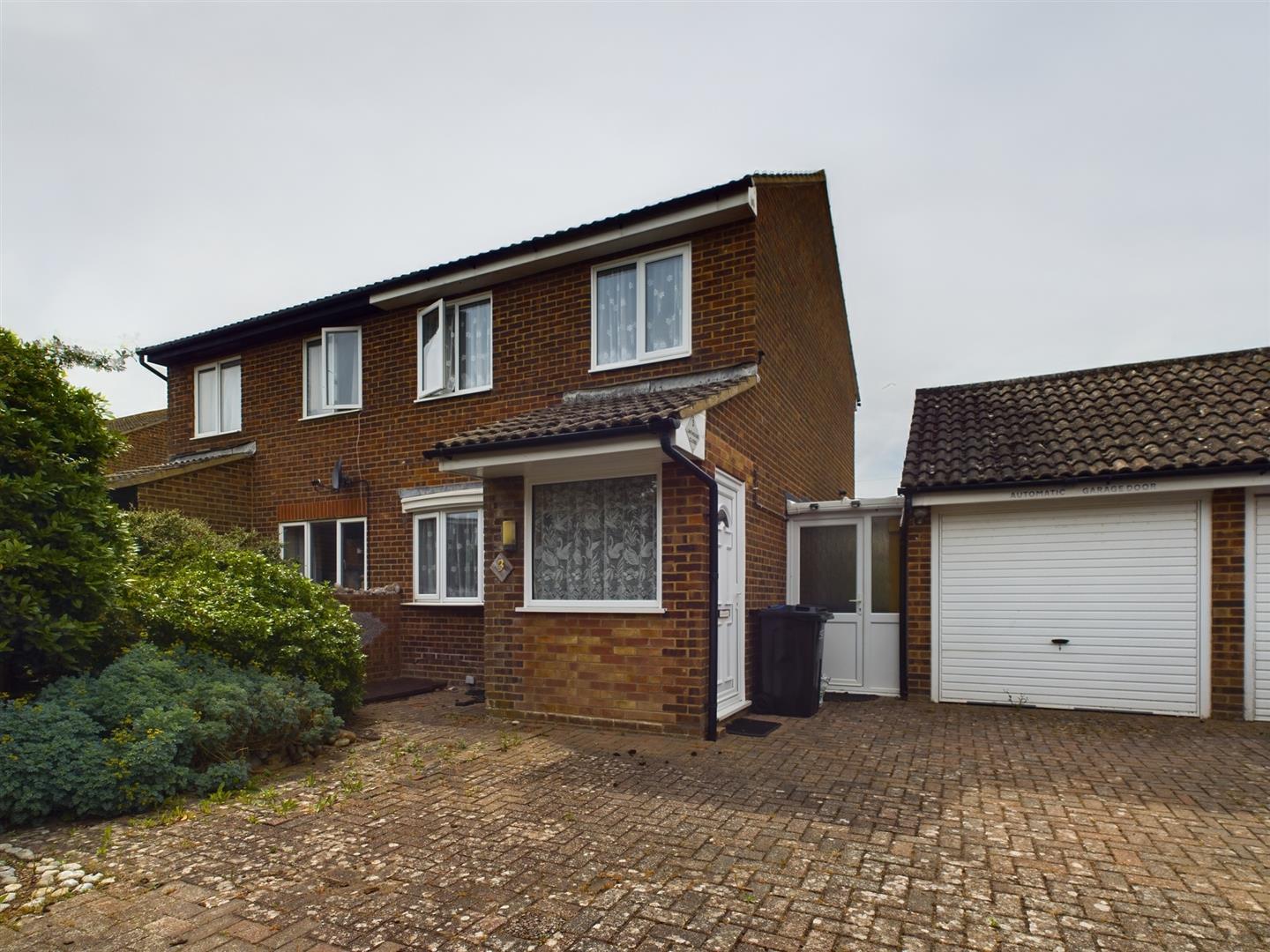 Free property report 3, Linthouse Close, Peacehaven, BN10 8HZ - Chimnie