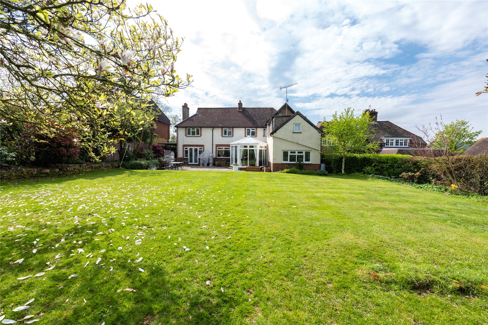 6 bedroom detached house for sale - Million Plus.com The Luxury Marketplace