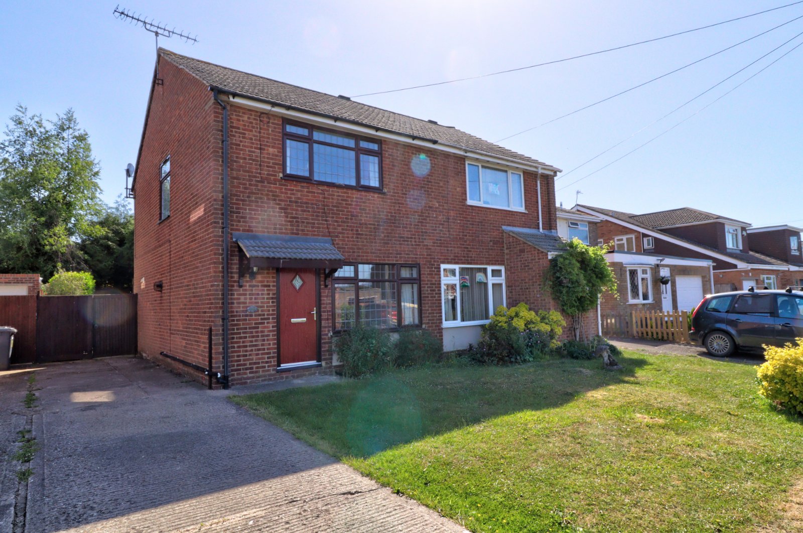 Free property report 28, Honeysuckle Road, Widmer End, High Wycombe ...