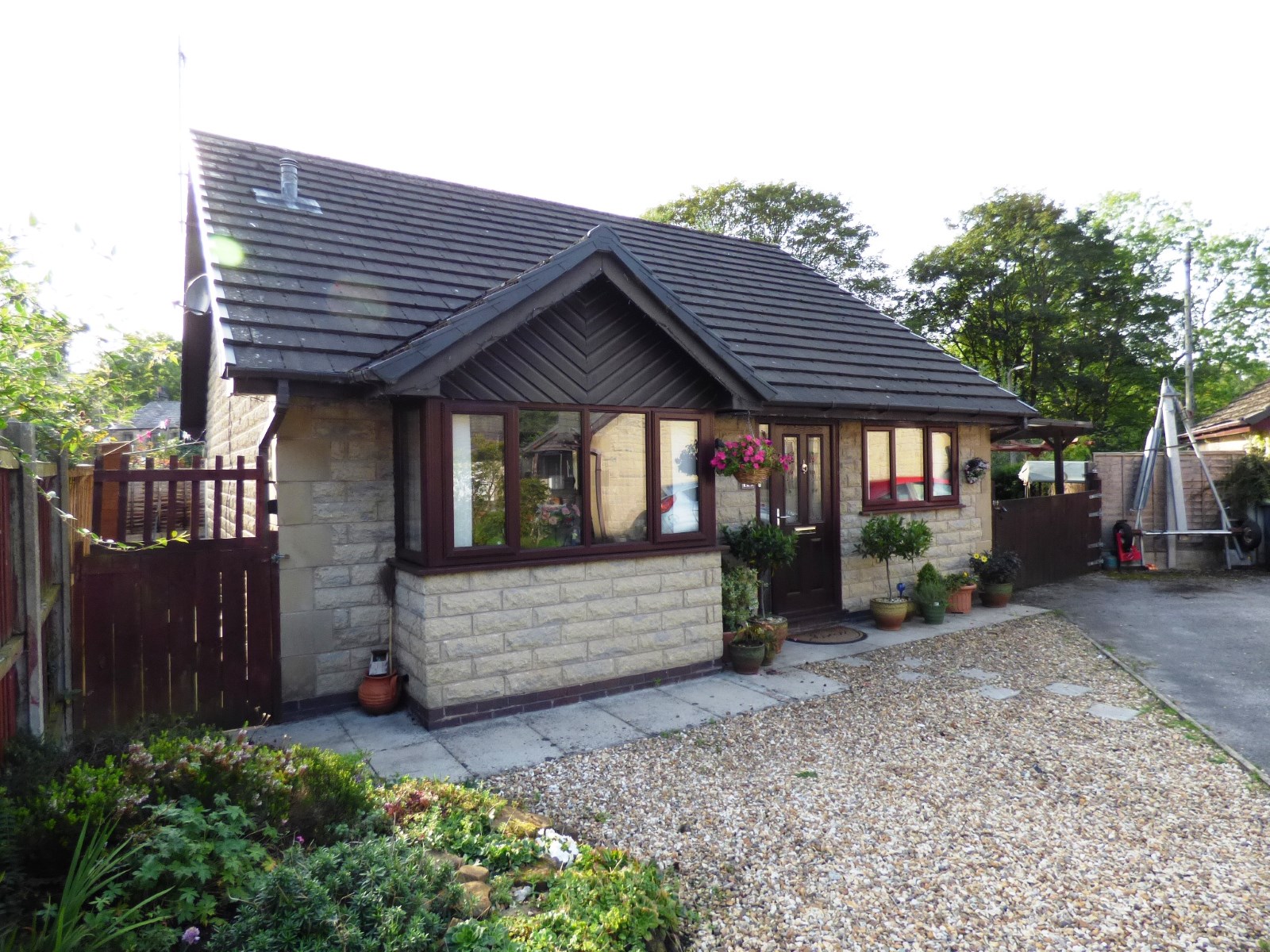 Free property report 13 Woodbrook, Whaley Bridge, SK23 7NT - Chimnie