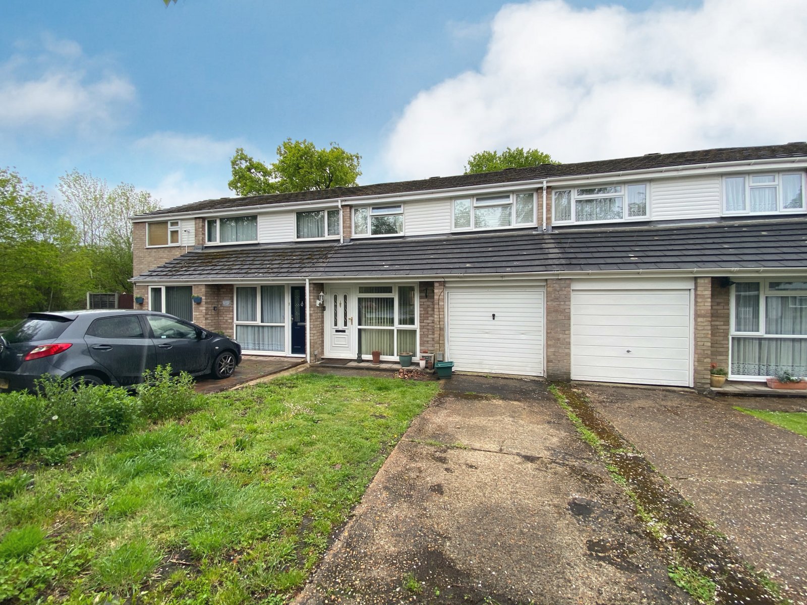 Free property report 3, West Fryerne, Yateley, GU46 7SU - Chimnie