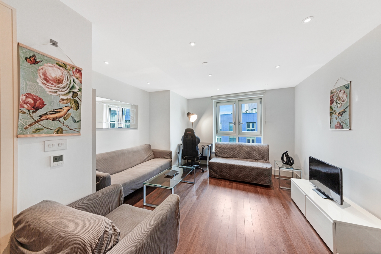 Free property report Flat 109, 7, Queensland Road, London, N7 7FG - Chimnie