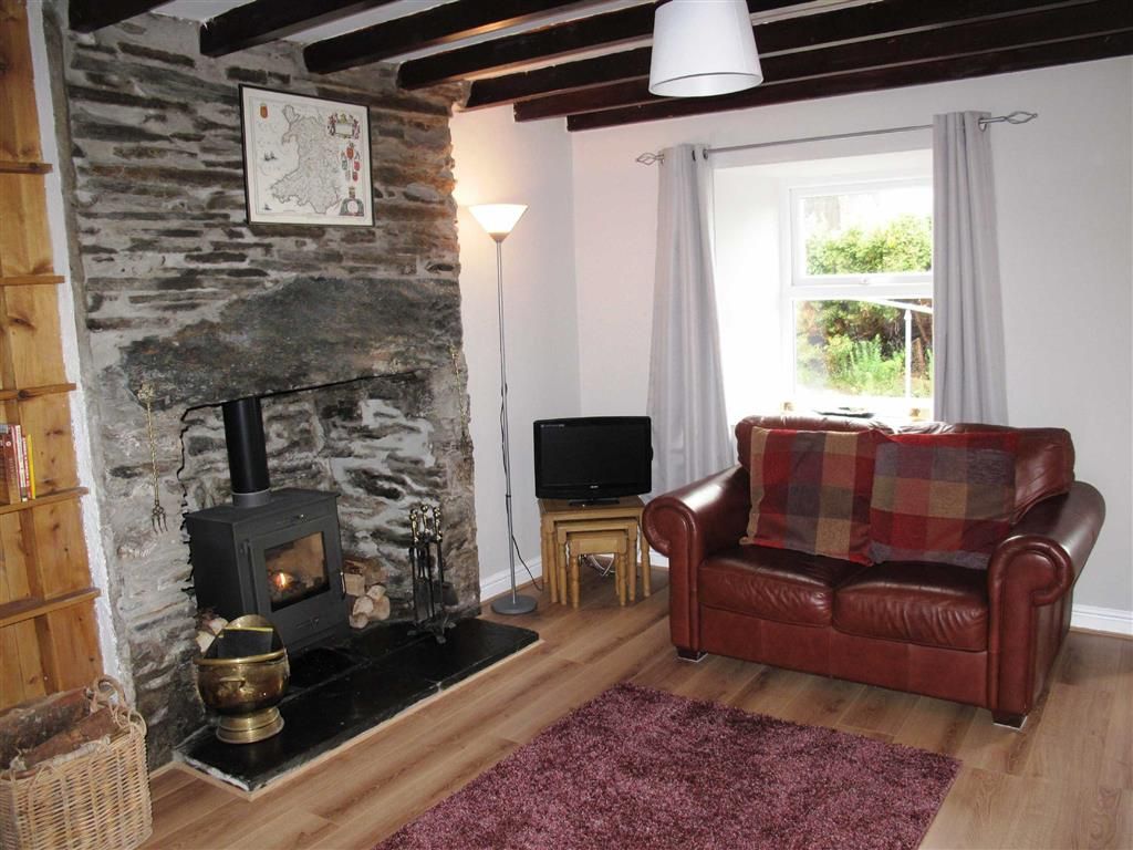 Free property report 4 Bryn Street, Talsarnau, LL47 6UD - Chimnie