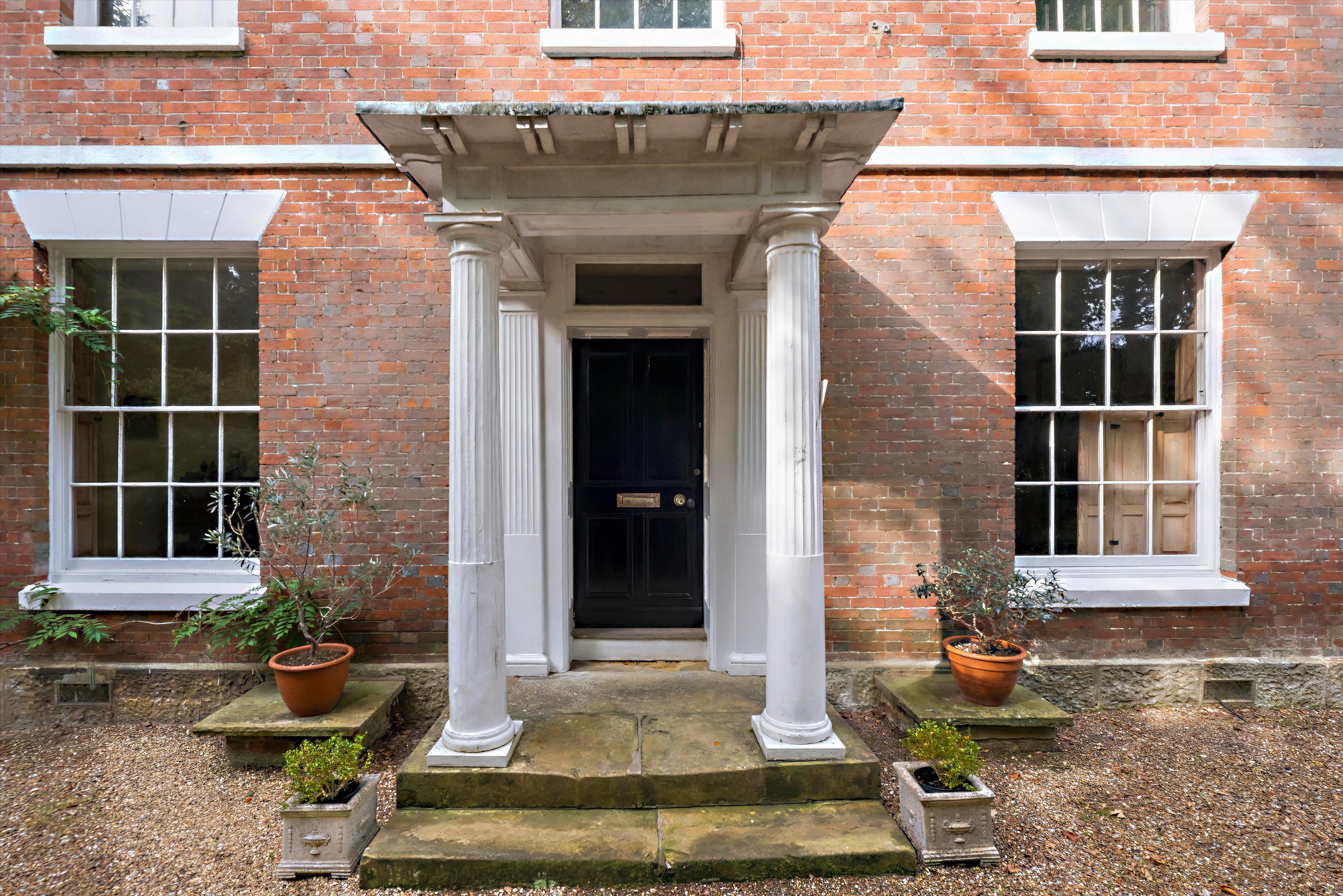 5 bedroom detached house for sale - Million Plus.com The Luxury Marketplace