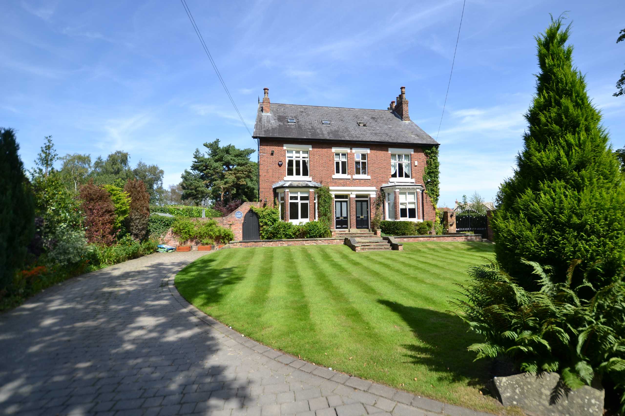 Free property report 43 Adlington Road, Wilmslow, SK9 2BJ - Chimnie