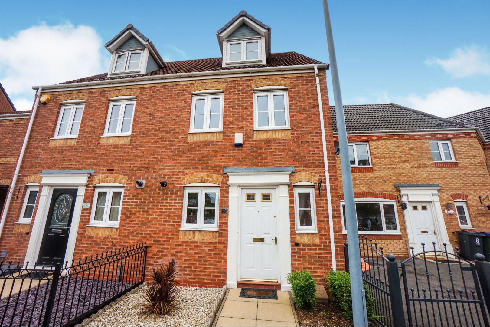 Free property report 10 Darbys Way, Tipton, DY4 7NY - Chimnie