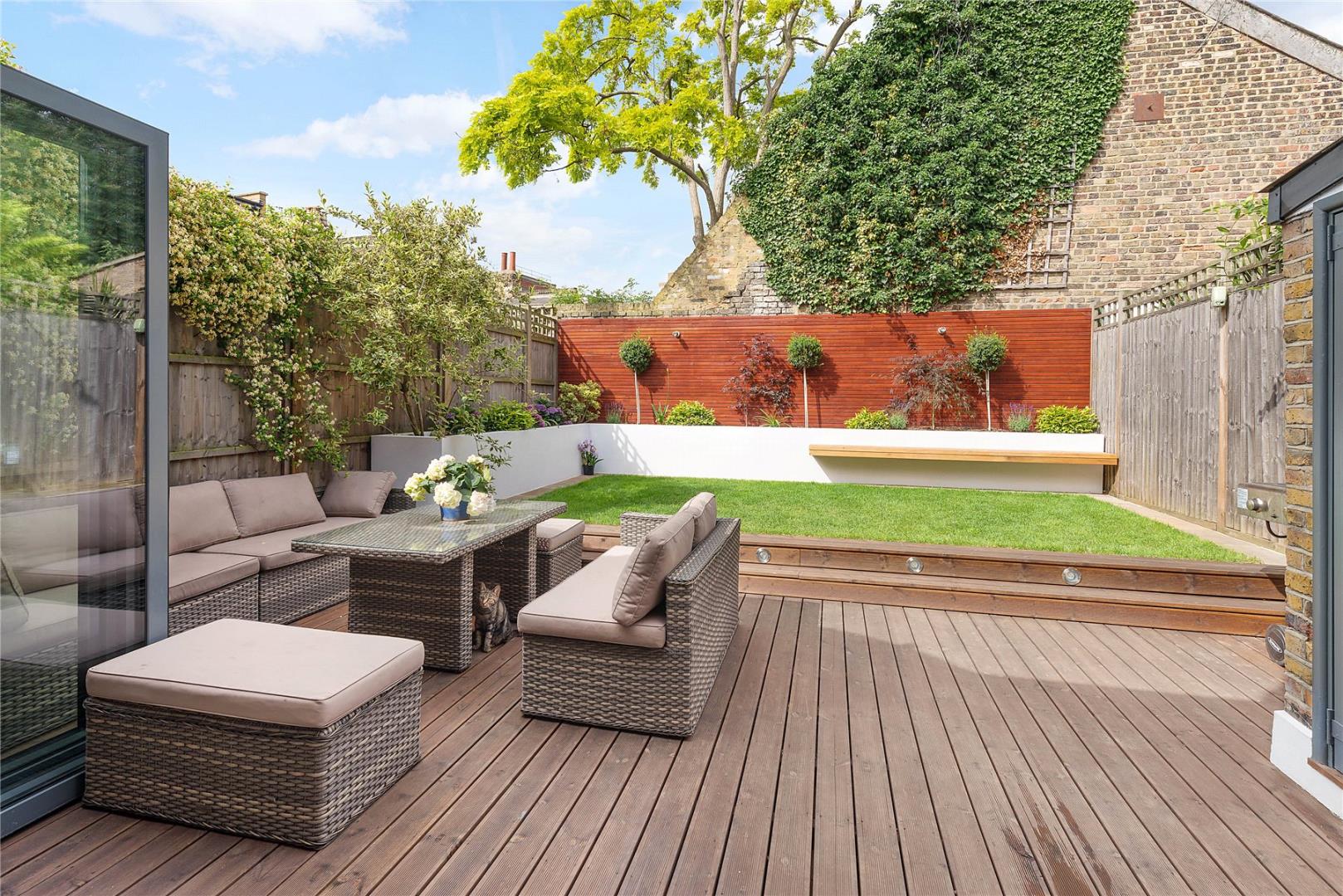 Free property report 40, Ursula Street, London, SW11 3DW - Chimnie