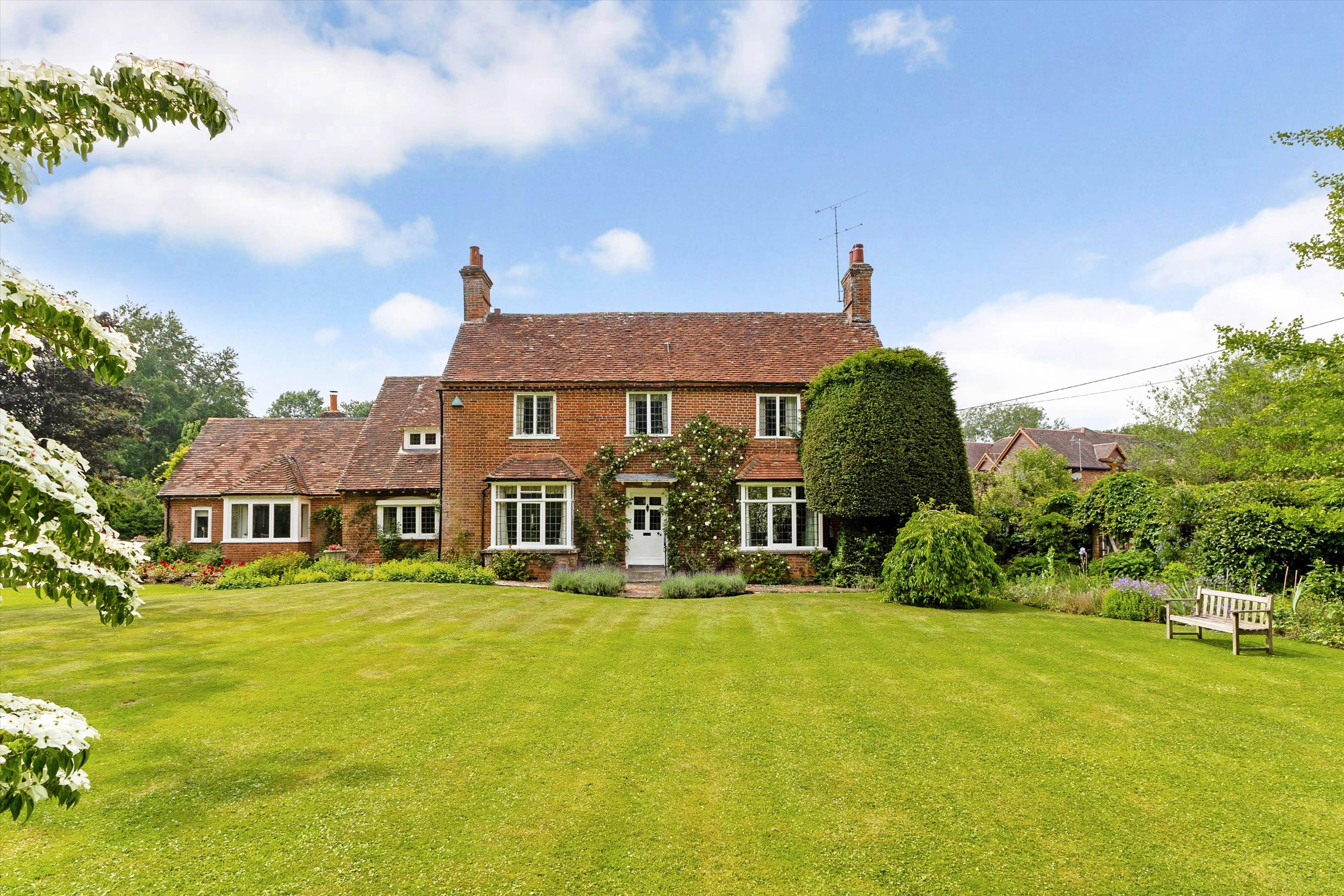 4 bedroom cottage for sale in Hook - Million Plus.com The Luxury ...