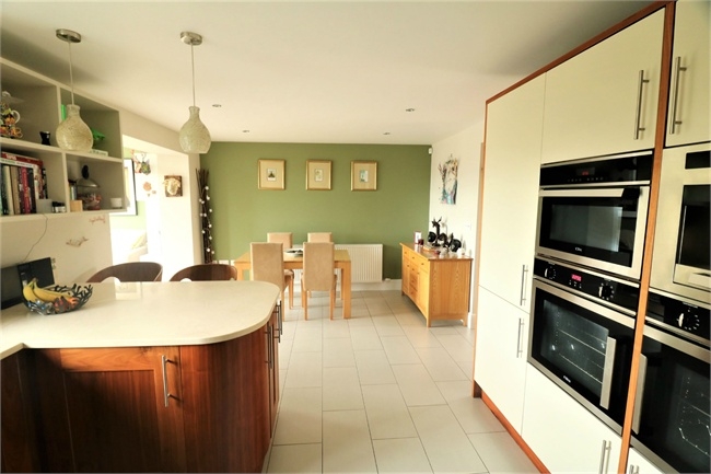 Free property report 4, Ivy Farm Court, Barnburgh, Doncaster, DN5 7FS ...