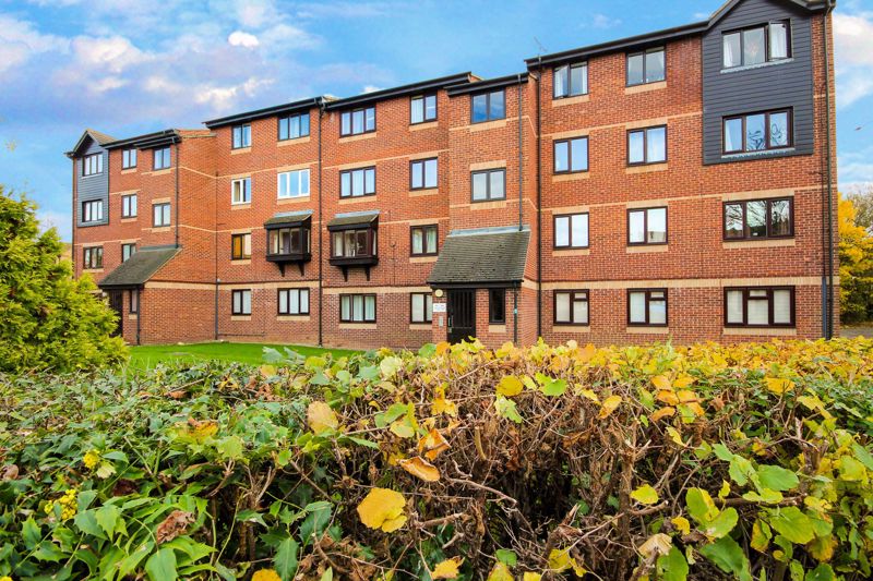 Free property report 100, Waterville Drive, Vange, Basildon, SS16 4TY ...