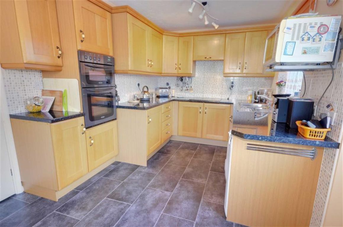 Free property report 9, Bakersfield Drive, Kellington, Goole, DN14 0NN ...