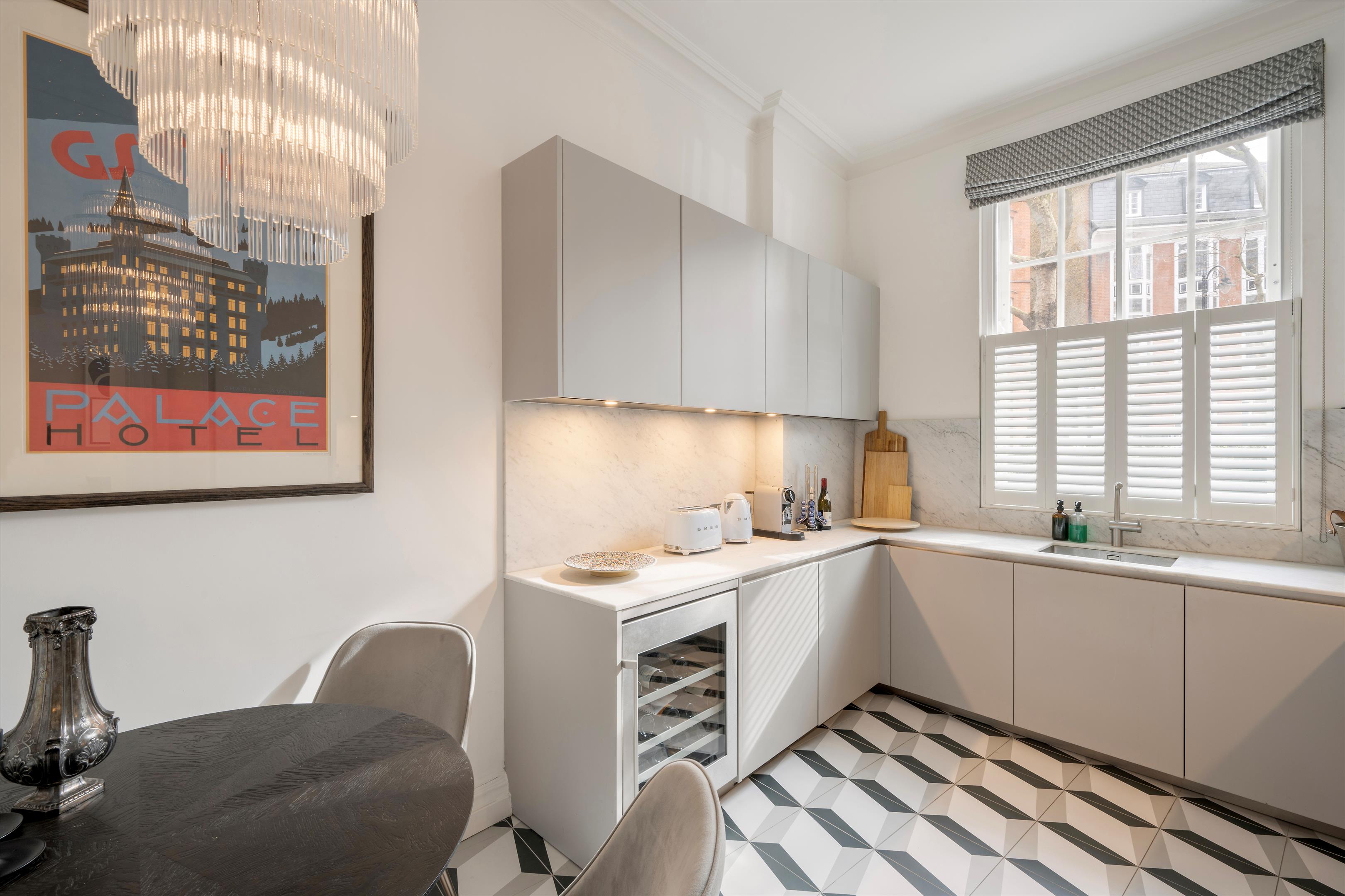 Photos of Cadogan Gardens, Chelsea, London SW3 - 66829458 | PrimeLocation