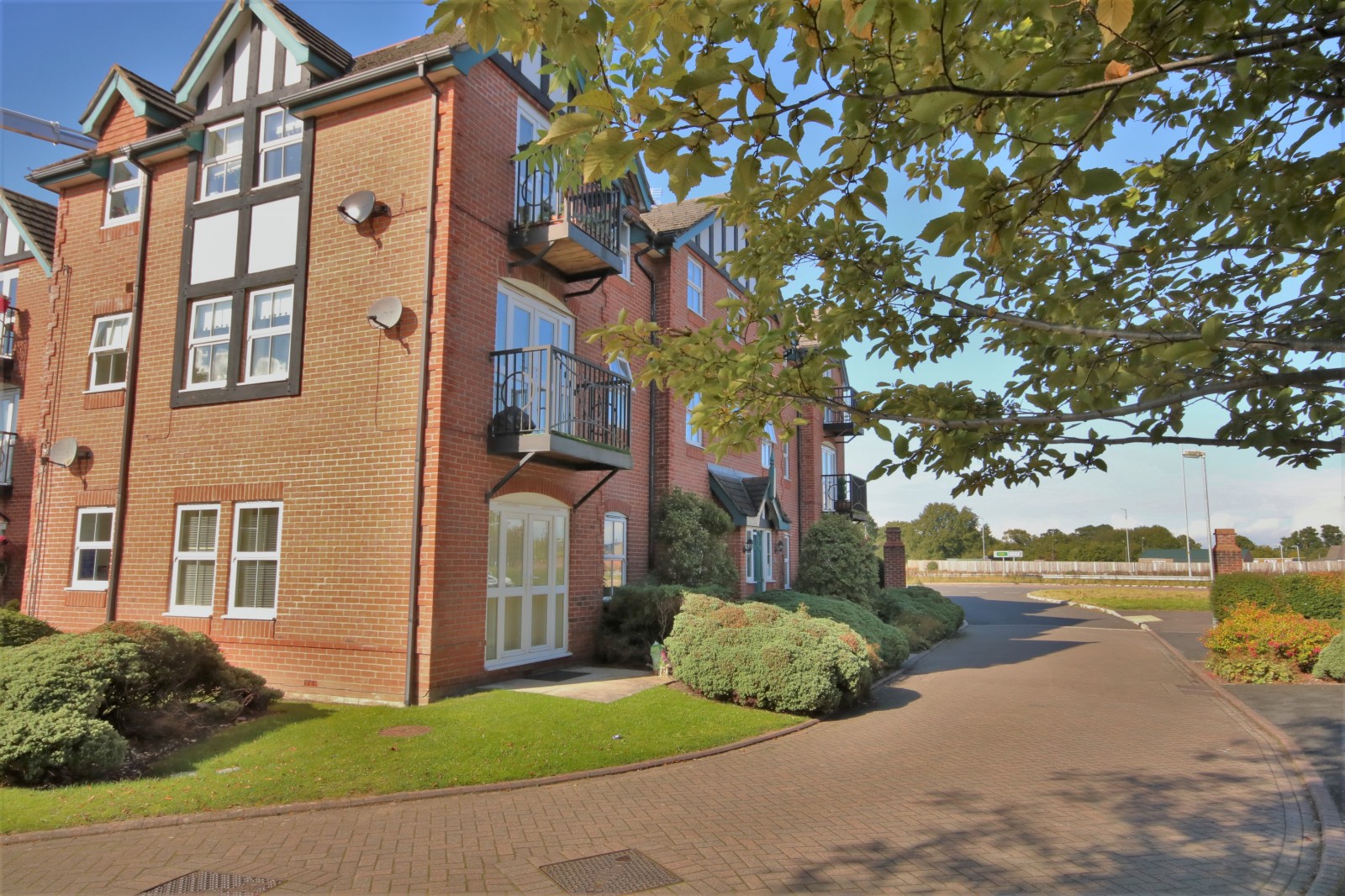 Free property report 3, Brompton Way, Handforth, Wilmslow, SK9 3NB ...