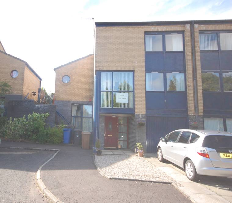 Free property report 9, Hillside Park, Hardgate, Clydebank, G81 6BD ...