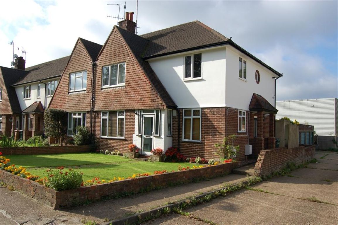 Free property report 8, Moor Lane Crossing, Watford, WD18 9QN - Chimnie