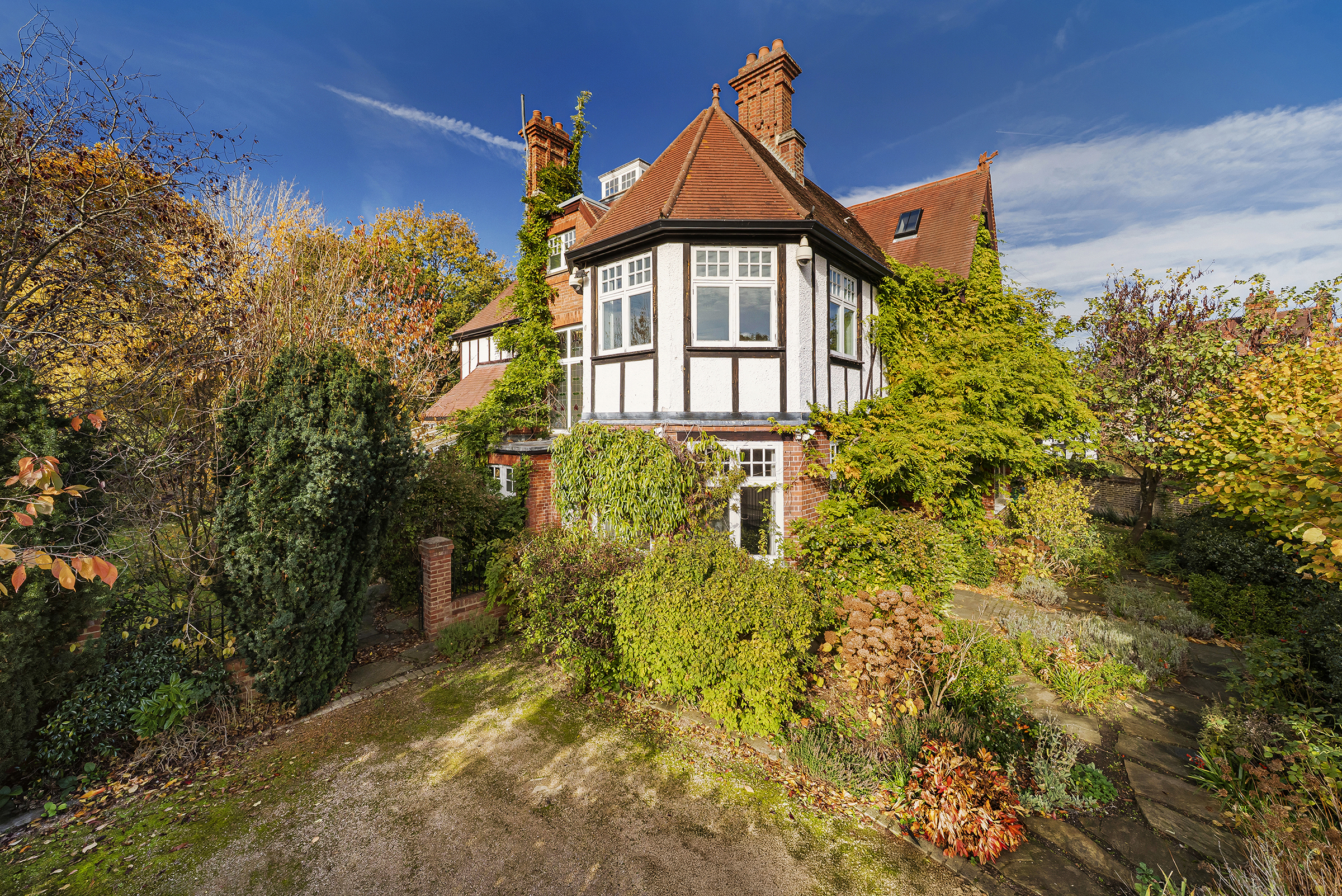 6 bedroom detached house for sale - Million Plus.com The Luxury Marketplace