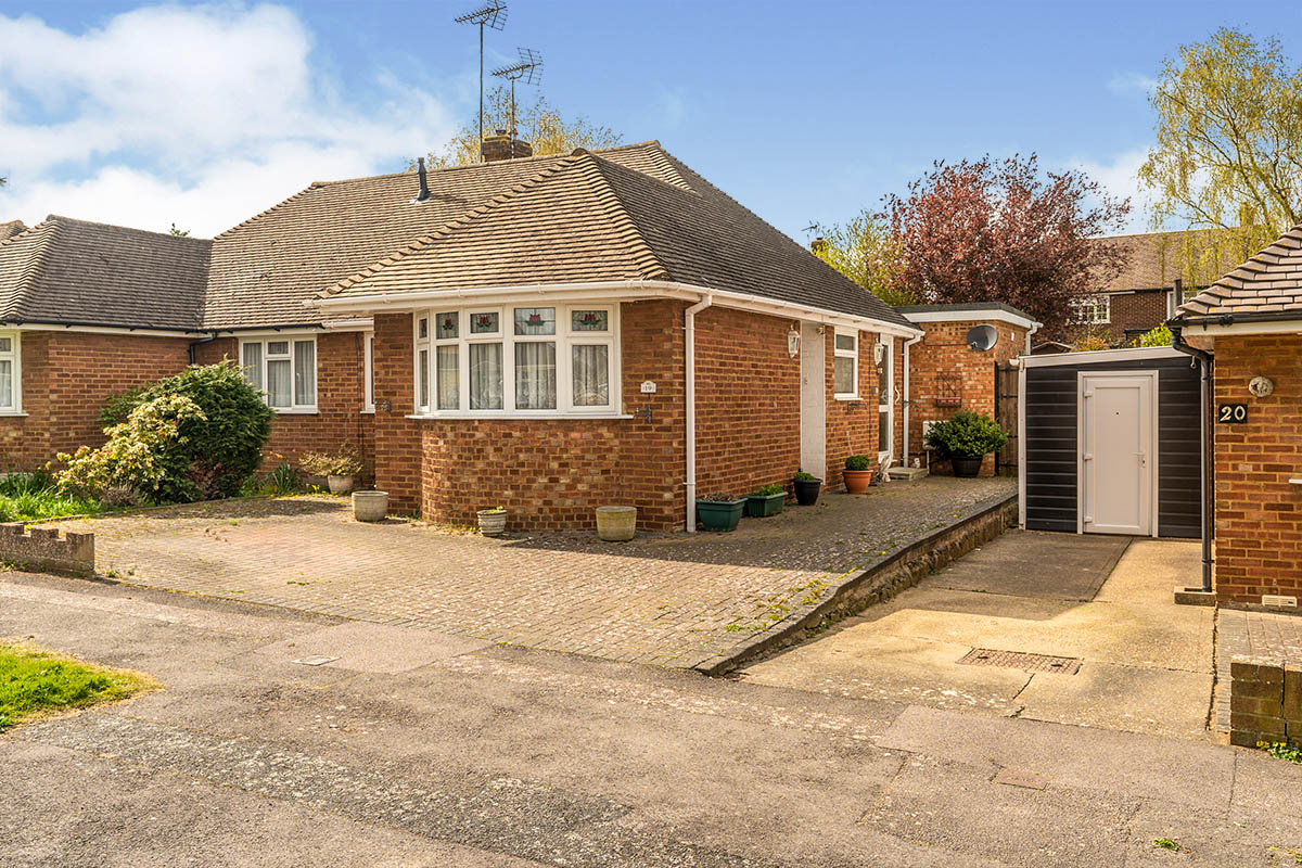Free property report 19, Roystons Close, Rainham, Gillingham, ME8 7NW ...