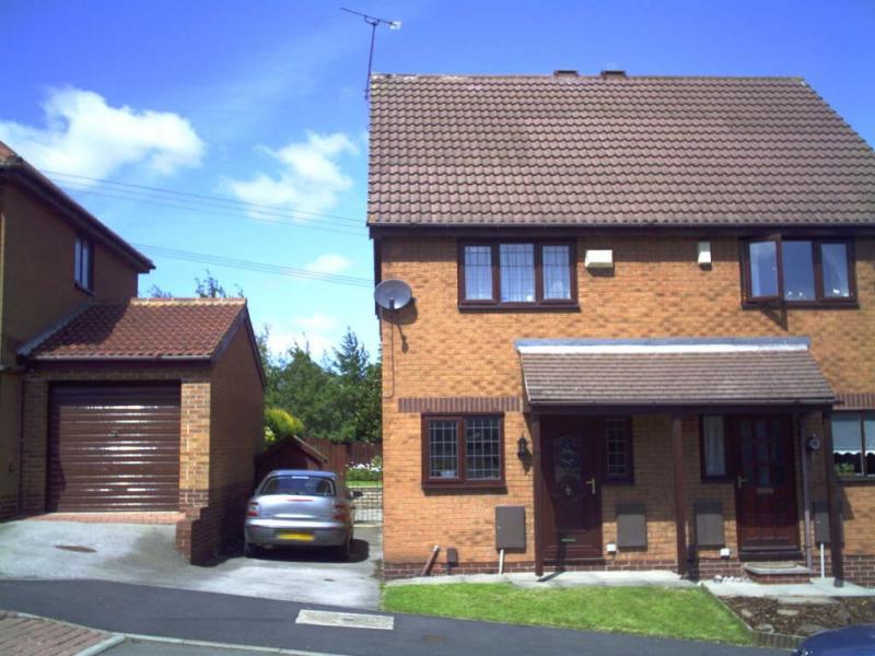 Free property report 14, Ibbetson Croft, Churwell, Morley, Leeds, LS27 ...