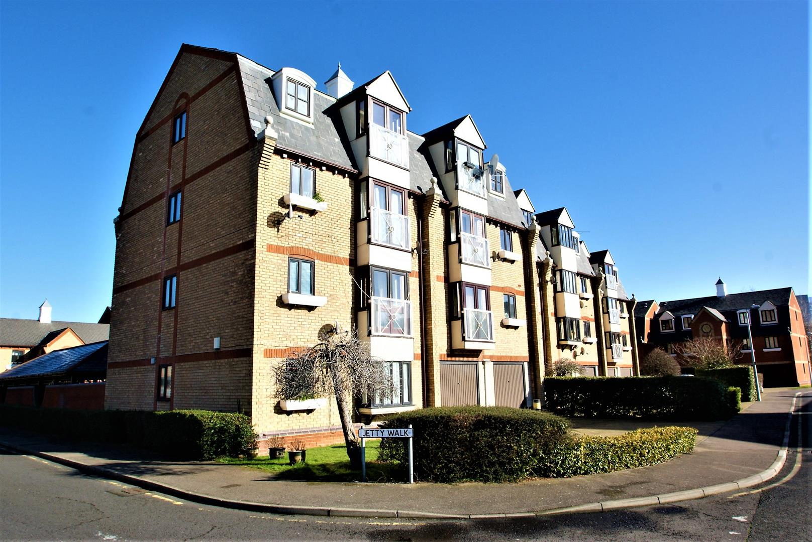 Free property report 17c, Brick Court, Jetty Walk, Grays, RM17 6PL ...