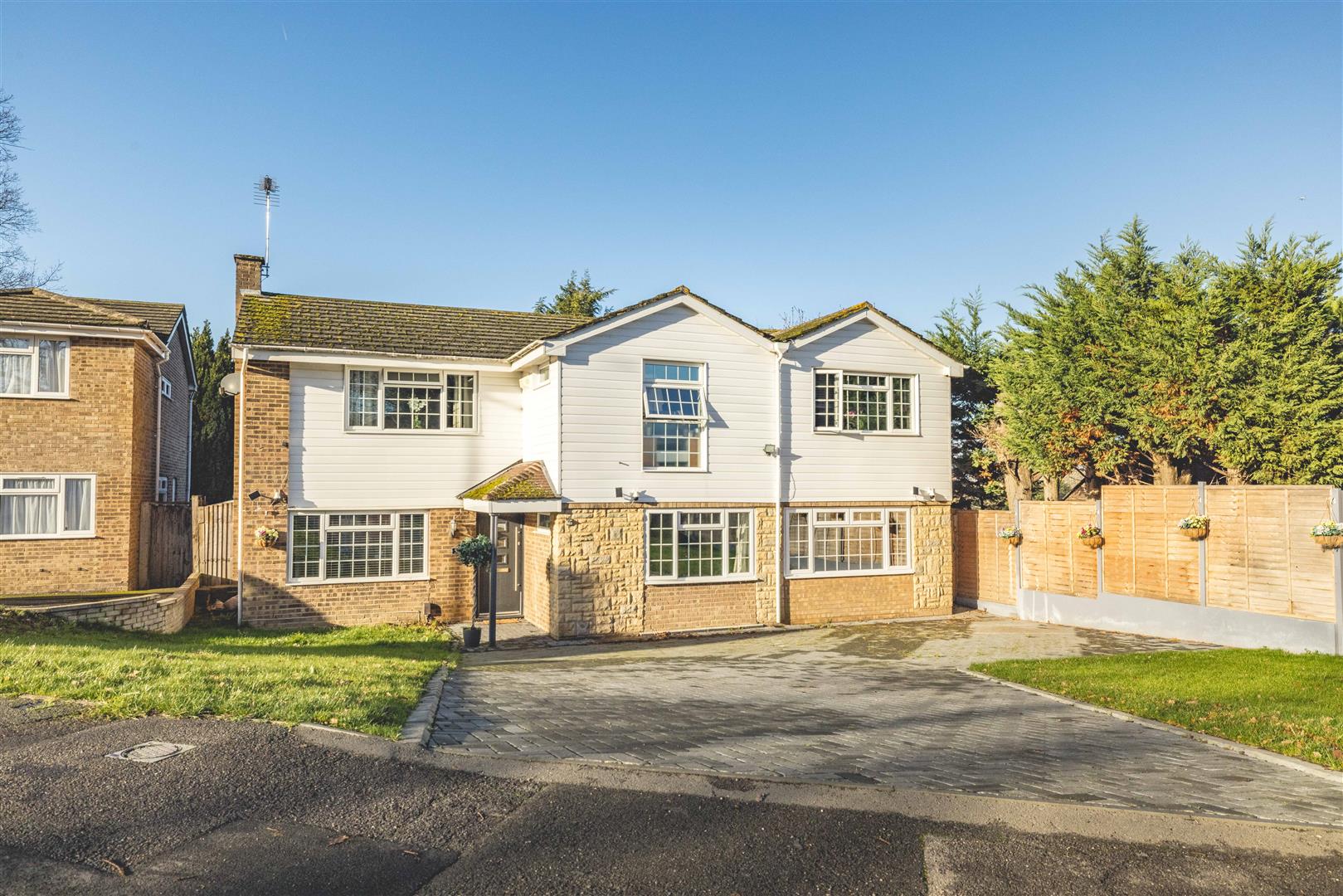 4 bedroom detached house for sale - Million Plus.com The Luxury Marketplace