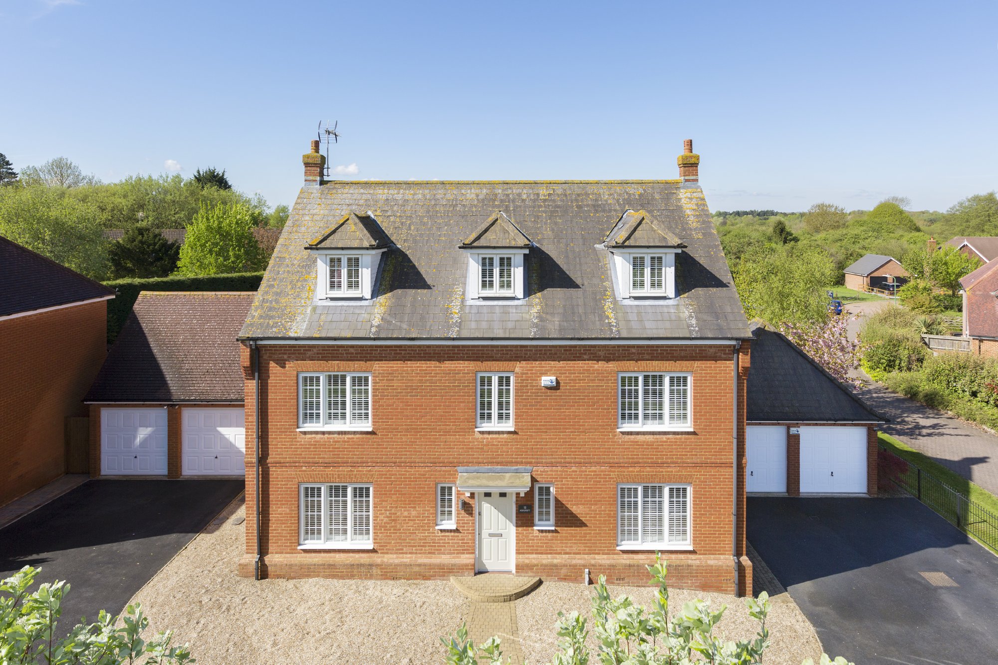 Free property report 12, Ellen Close, Charing, Ashford, TN27 0GX - Chimnie