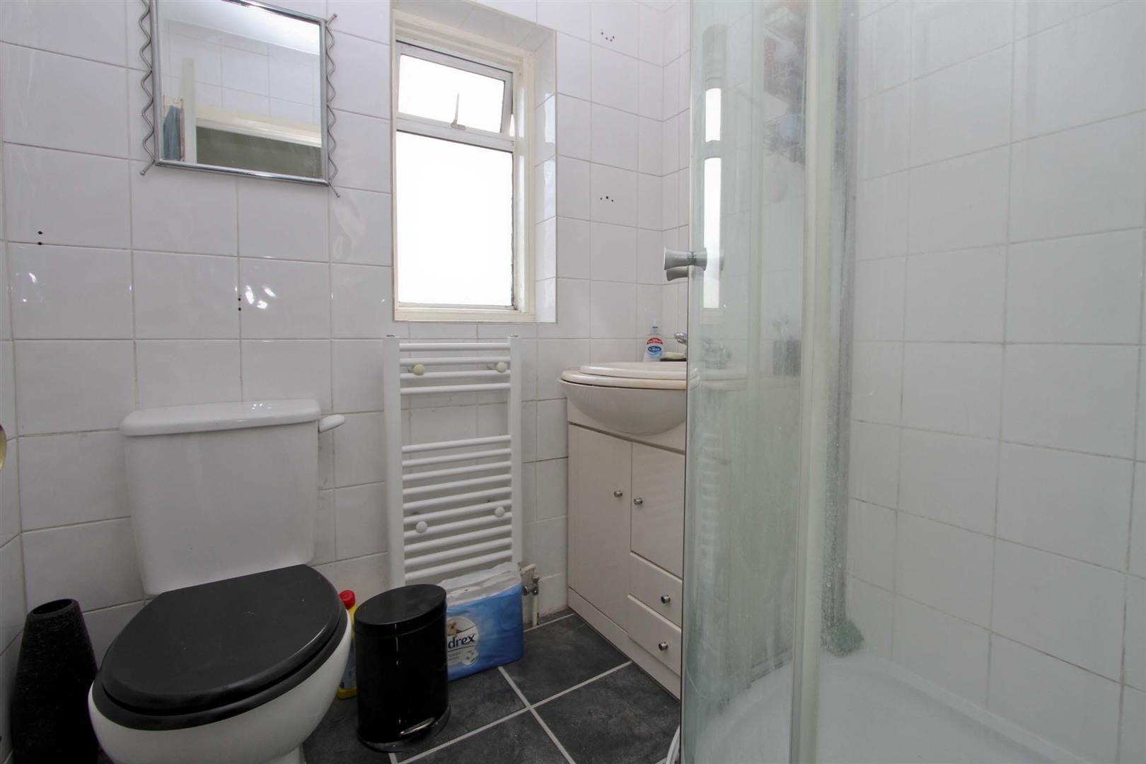 Free property report 11 Lynhurst Road, Uxbridge, UB10 9ED - Chimnie