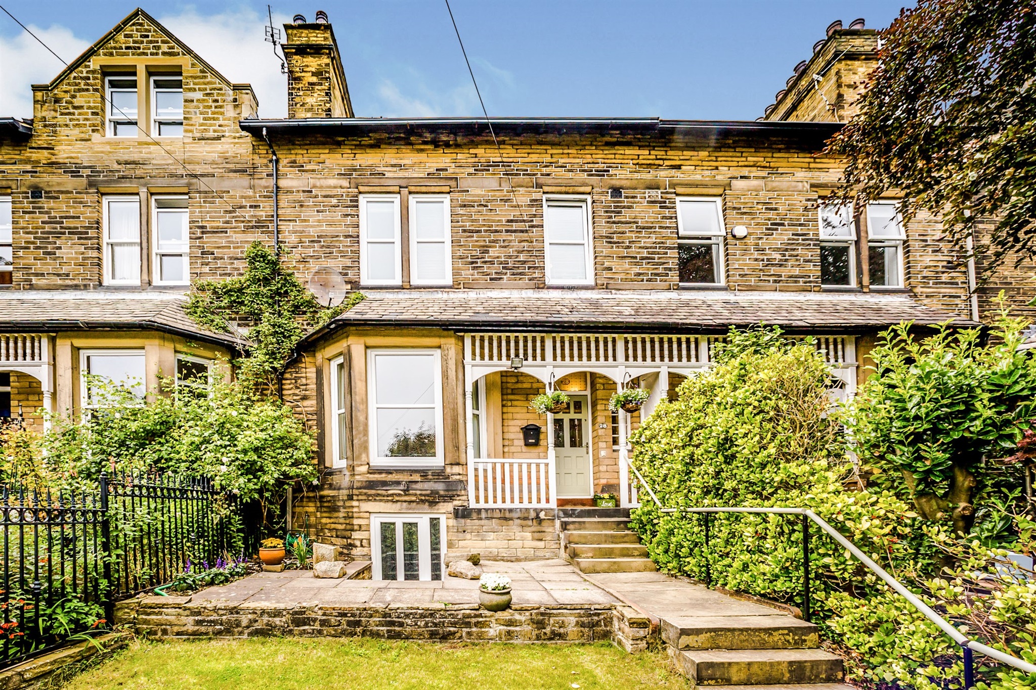 Free property report 28, Randall Place, Bradford, BD9 4AE - Chimnie