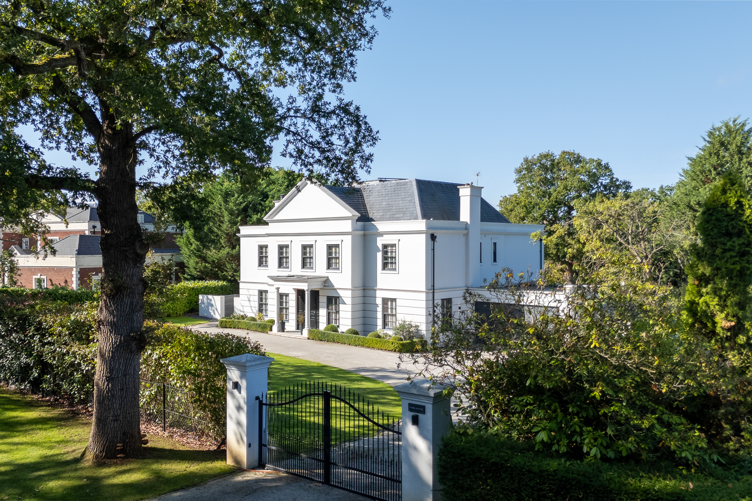 6 bedroom detached house for sale - Million Plus.com The Luxury Marketplace