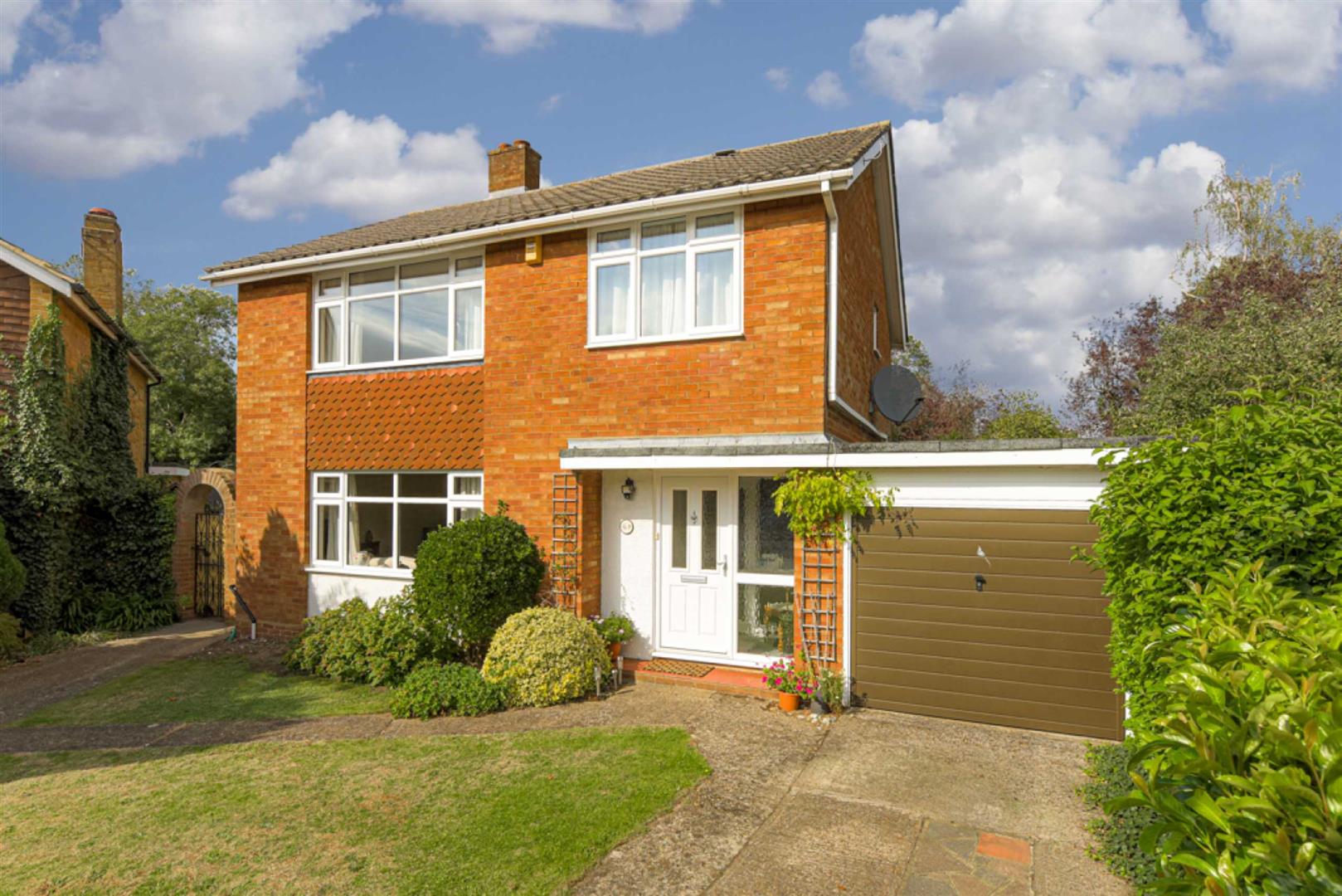 Free property report 7, Leighton Way, Epsom, KT18 7QZ - Chimnie