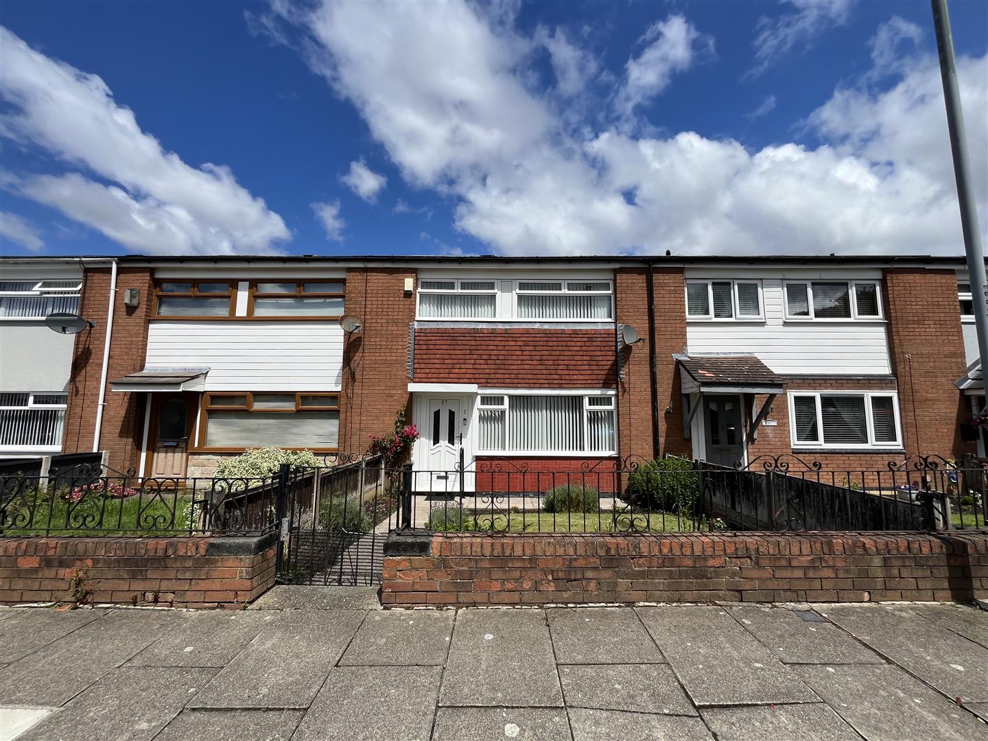 Free property report 37, Stanhope Drive, Liverpool, L36 4LN - Chimnie
