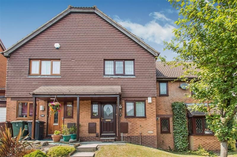 Free property report 8 Ibbetson Croft, Churwell, Morley, LS27 7UW - Chimnie