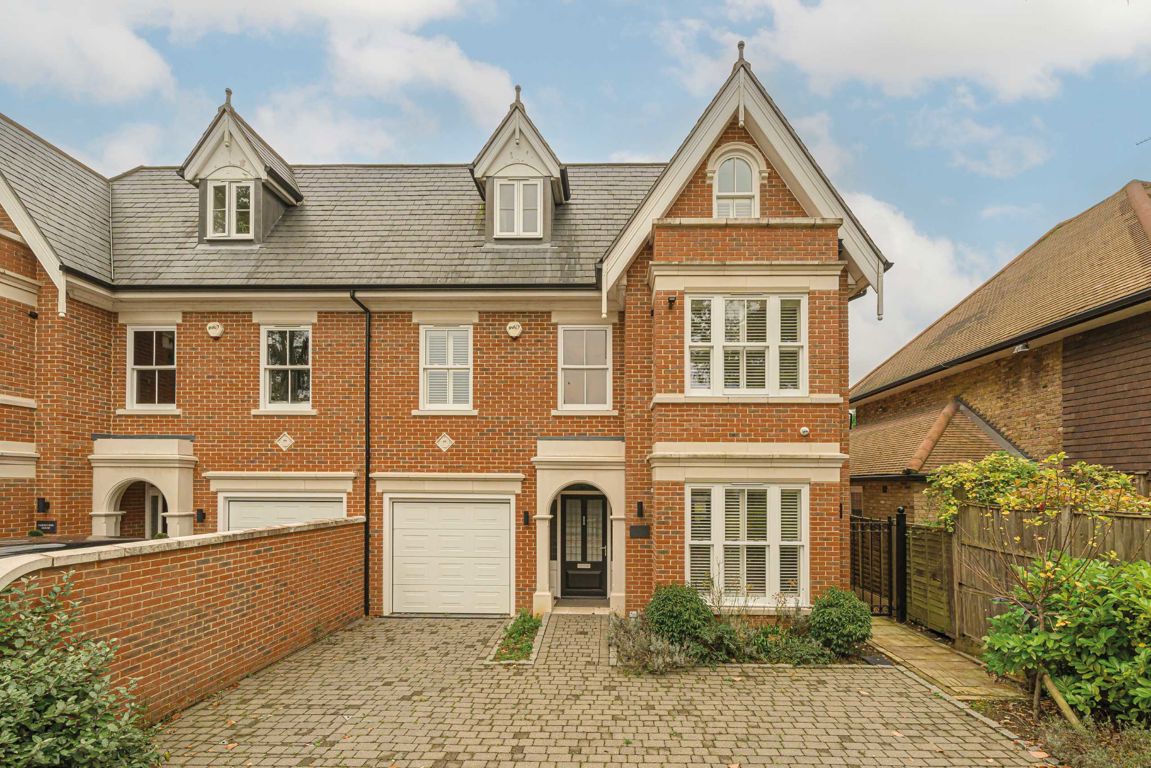 Free property report Aubury House, Old Avenue, Weybridge, KT13 0PG ...