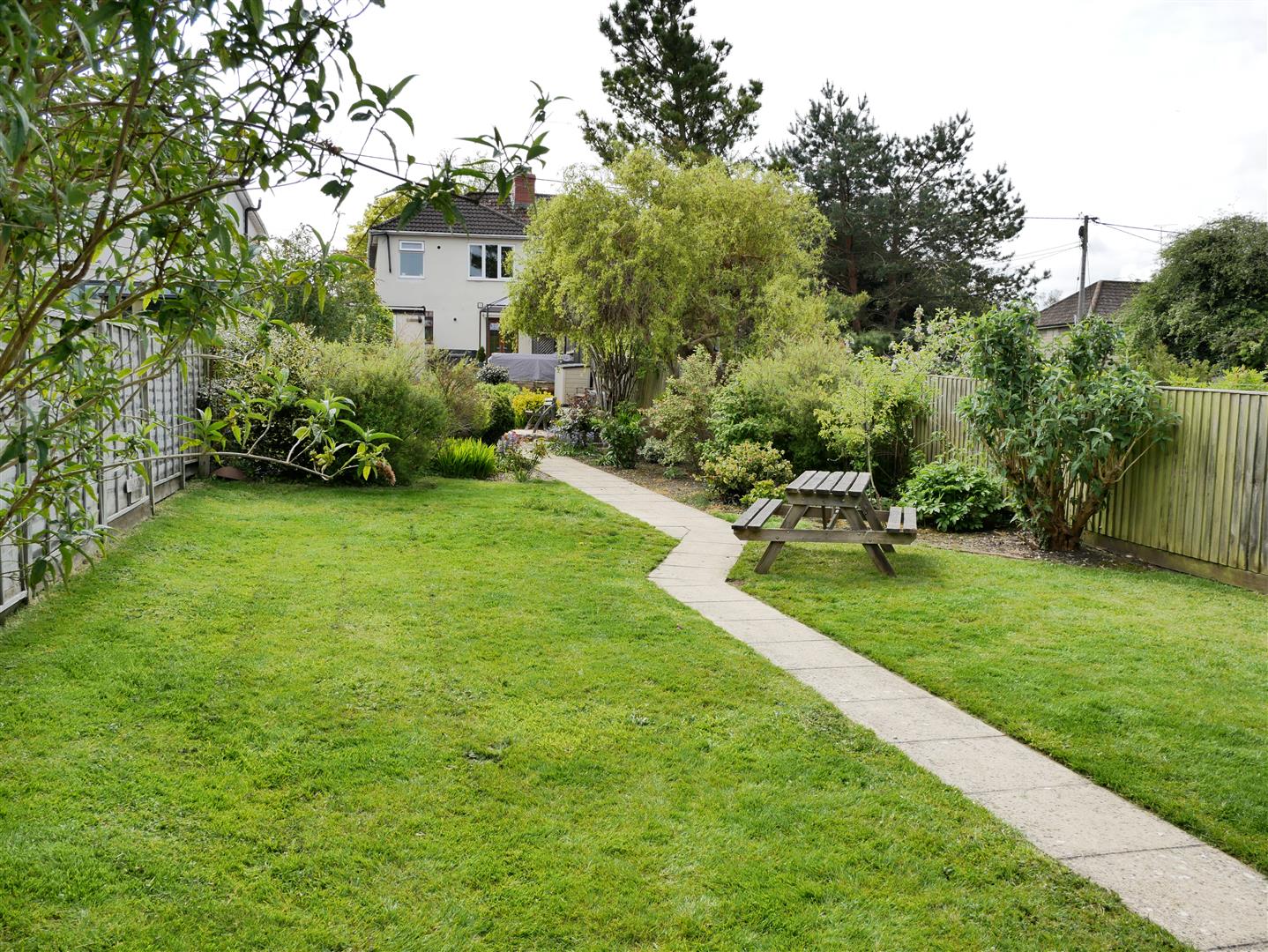 Free property report 17, Low Lane, Calne, SN11 8EQ - Chimnie