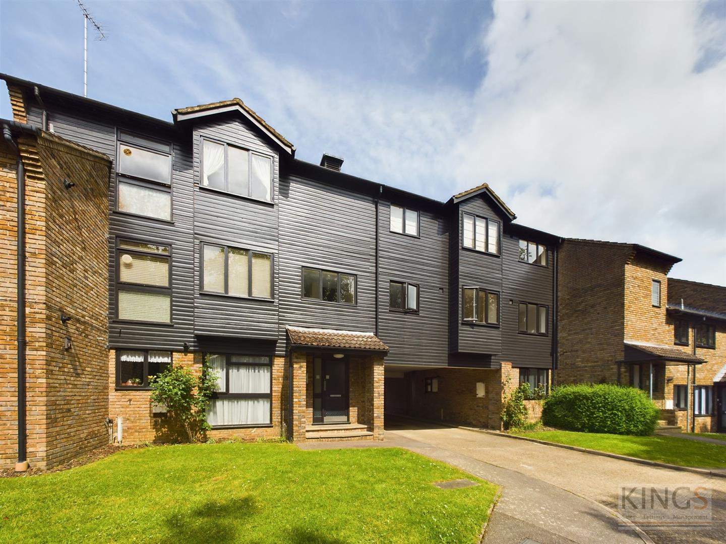 Free property report 12, Newlands, Old Hertford Road, Hatfield, AL9 5EX ...