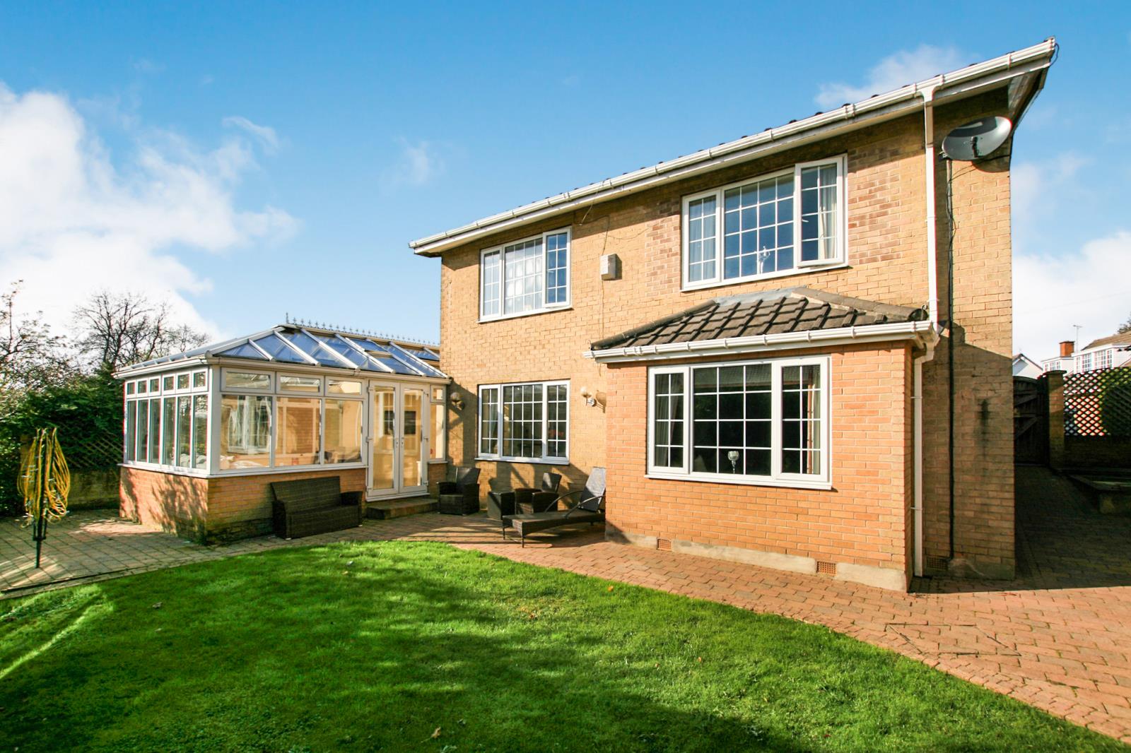 Free property report 11, Longacre Road, Dronfield, S18 1UQ - Chimnie