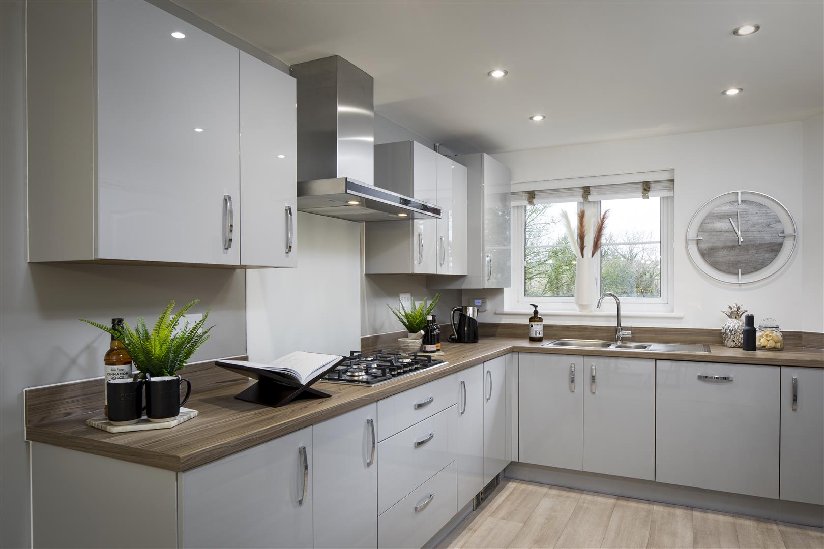 Photos of Manor Grange, Ortensia Drive, Wavendon MK17 - 66645459 ...
