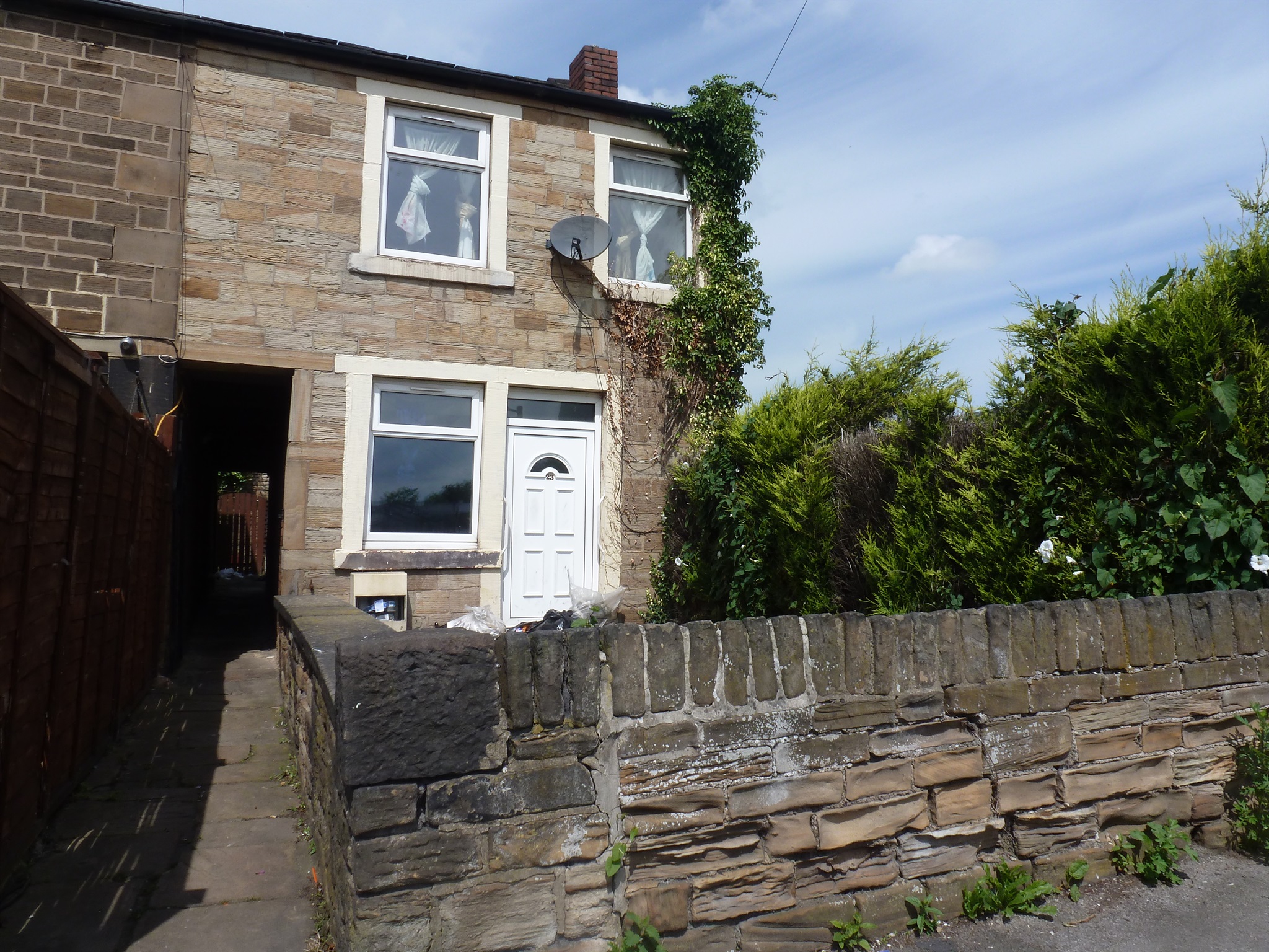 Free property report 23, Staincliffe Hall Road, Batley, WF17 7QX - Chimnie