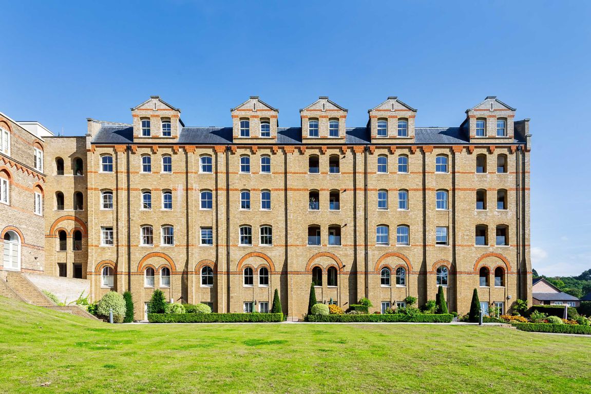 Free property report Flat 5, Deerhurst Court, 4, Holborn Close, London ...