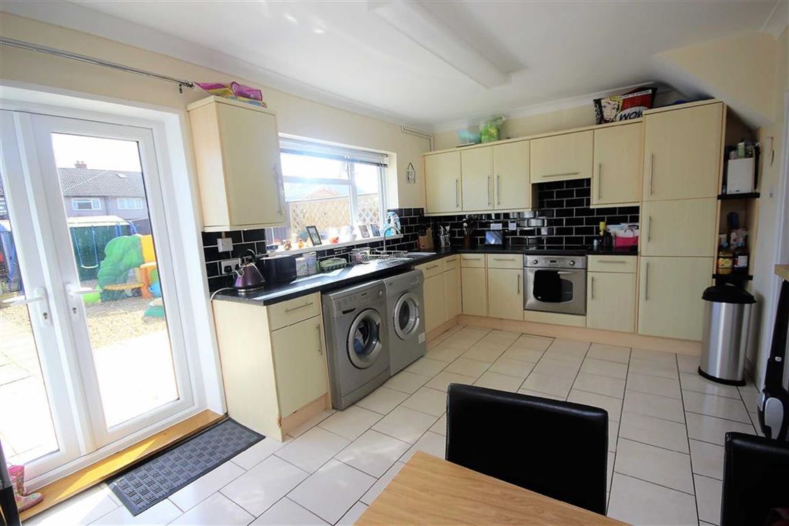 Free property report 16, Barbury Close, Swindon, SN25 3DR - Chimnie
