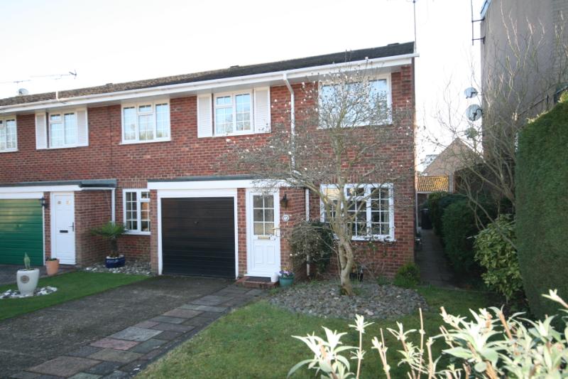 Free property report 7, Everlands Close, Woking, GU22 7TB - Chimnie