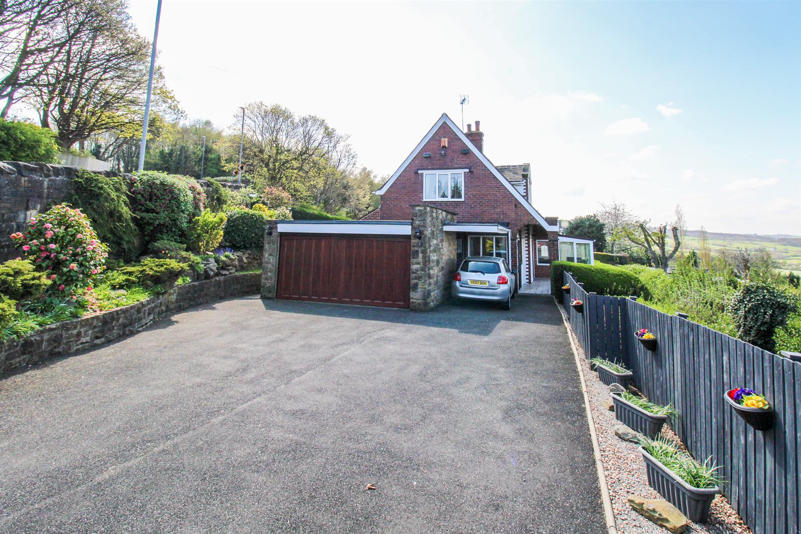 Free property report 40, Overthorpe Road, Dewsbury, WF12 0RQ - Chimnie