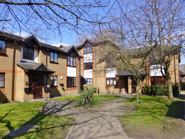 Free property report Flat 14, Manor House, Manor Vale, Brentford, TW8 ...